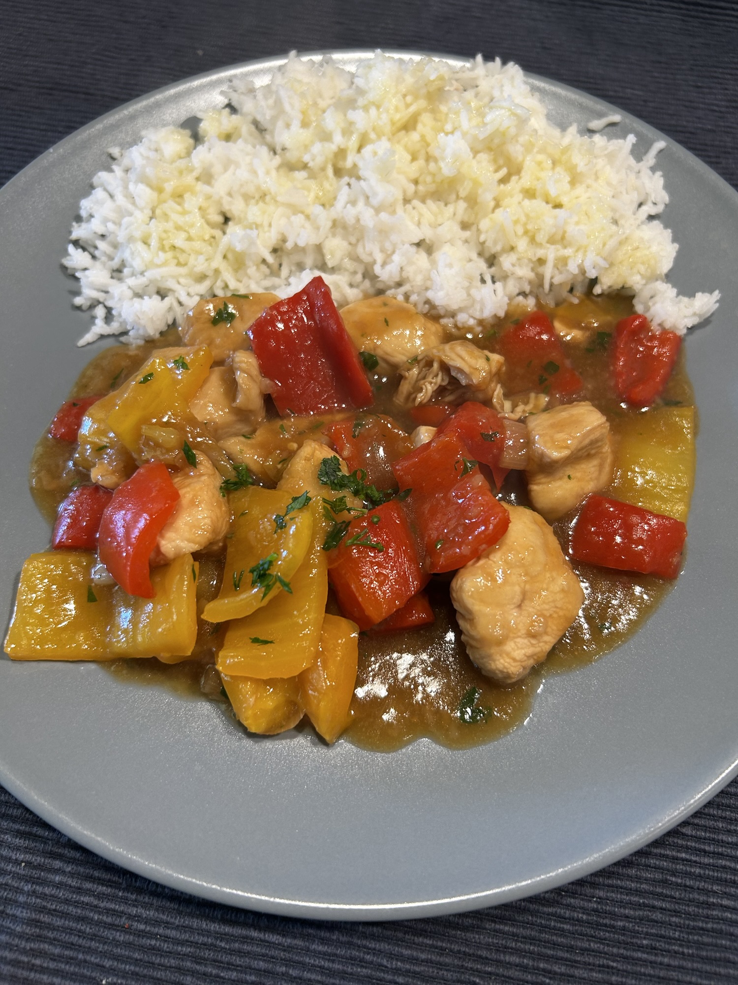 POLLO PICCANTE AI PEPERONI CON RISO BASMATI | In cucina con Lilly